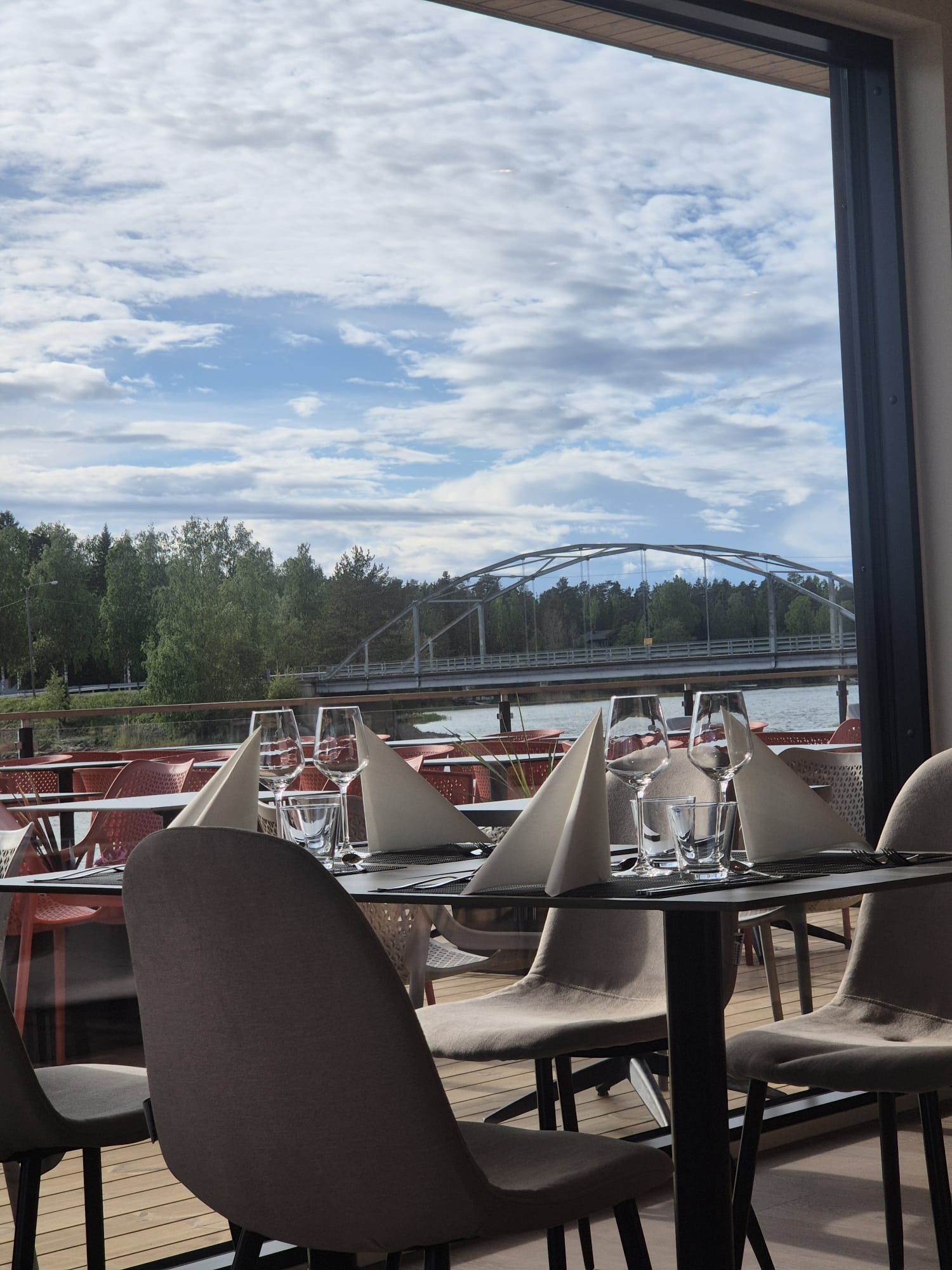 Hellnäs Boathouse - Havsnära restaurang i Hellnäs, Vörå